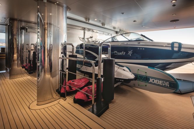 Superyacht CLOUD 9 - Tender garage — Yacht Charter & Superyacht News