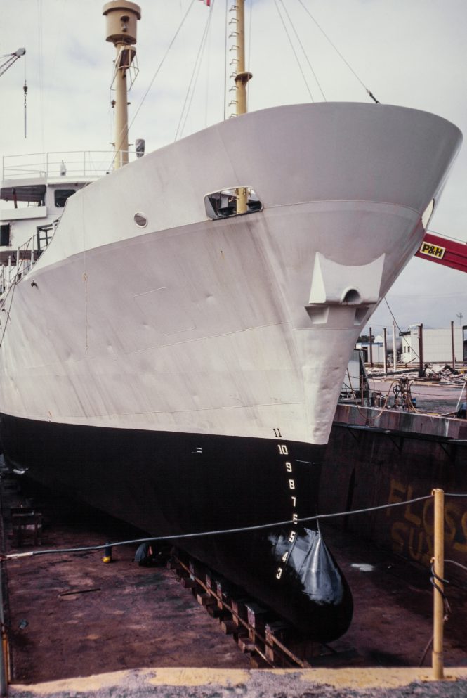 In pictures: HMAS Flinders – The past life of superyacht Plan B — Yacht ...