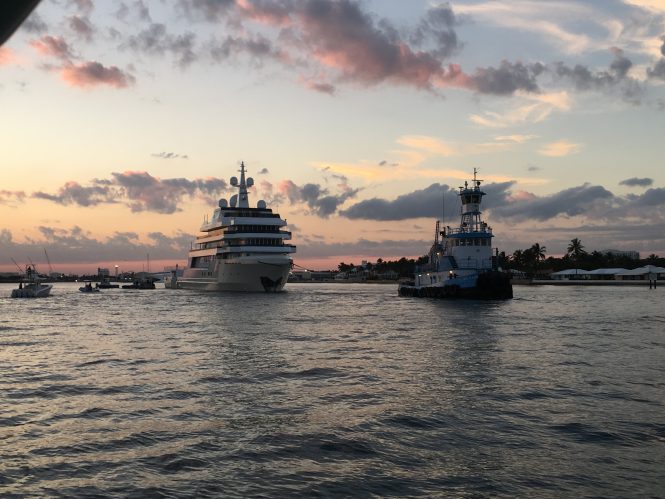 Photos of 91.4m DANAH VOYAGER yacht on her way to Tampa — Yacht Charter ...