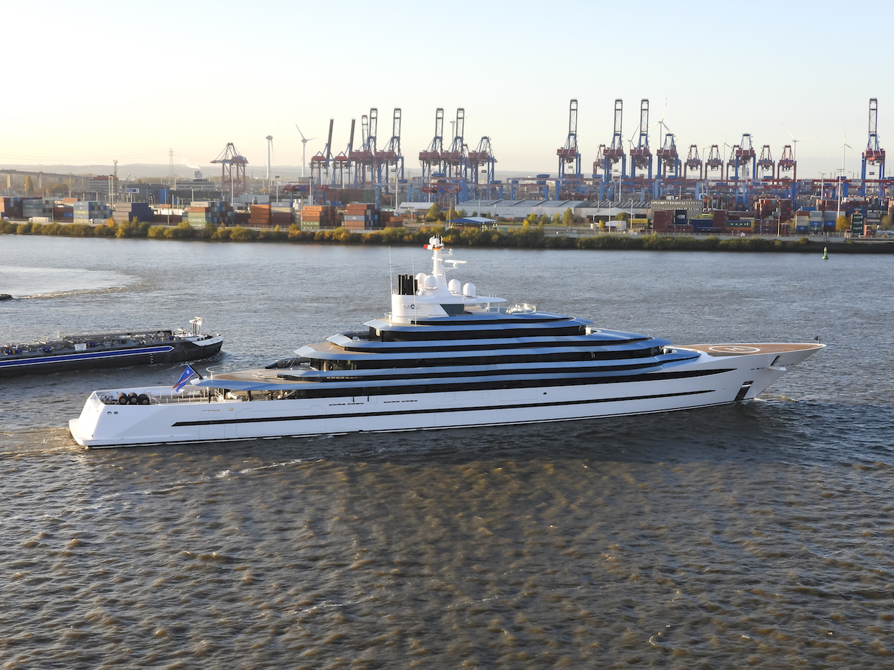 Kaos leaving Hamburg © Andrea Hamann — Yacht Charter & Superyacht News