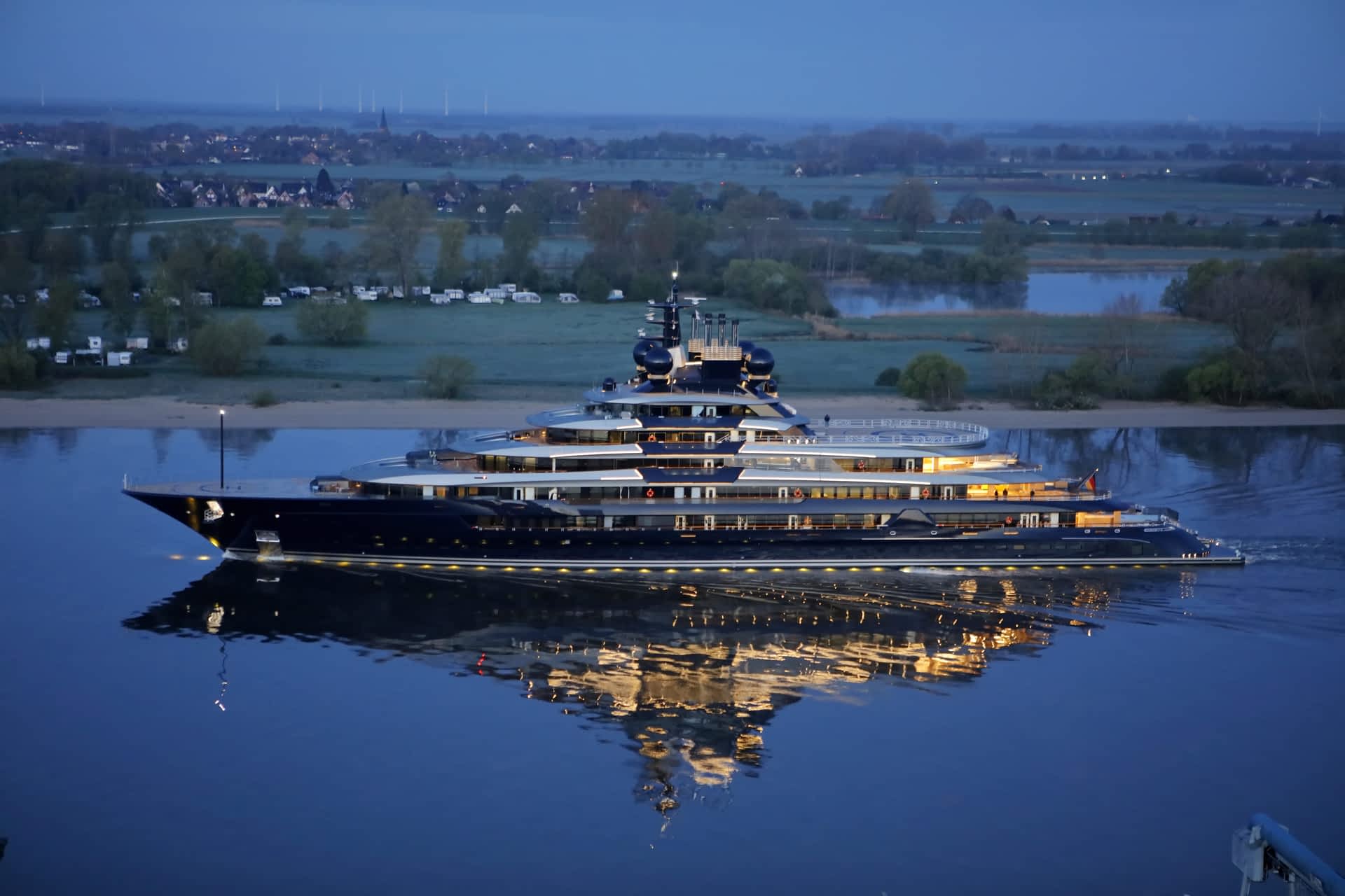 Superyacht LUMINANCE ©Lurssen — Yacht Charter & Superyacht News